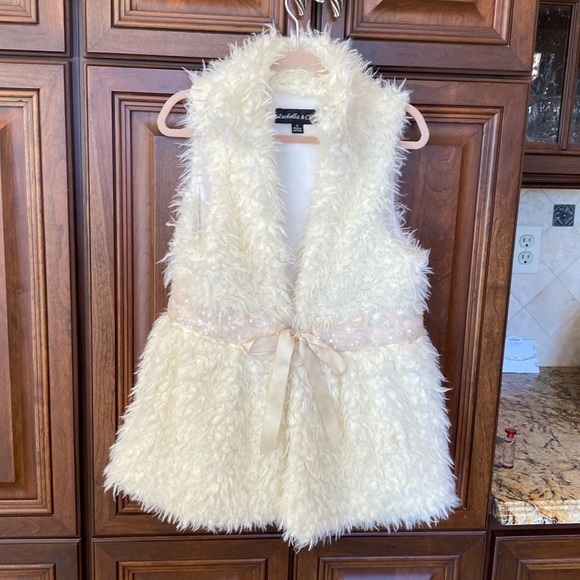 Isobella & Chloe | Jackets & Coats | Isobella Chloe Faux Fur | Poshmark